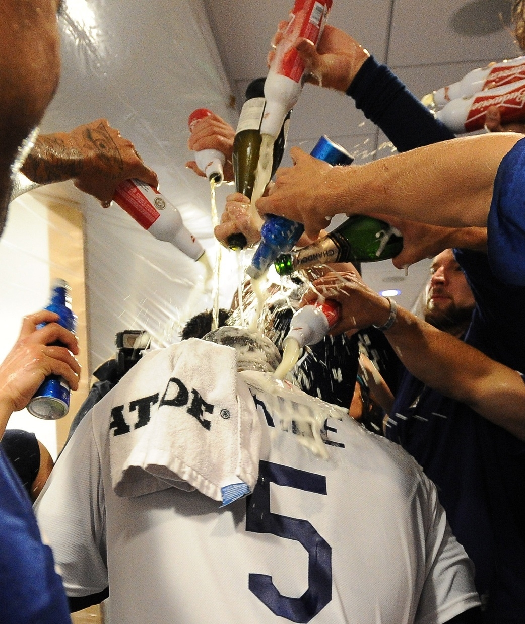 Happy 37th Birthday Juan Uribe – From The 108